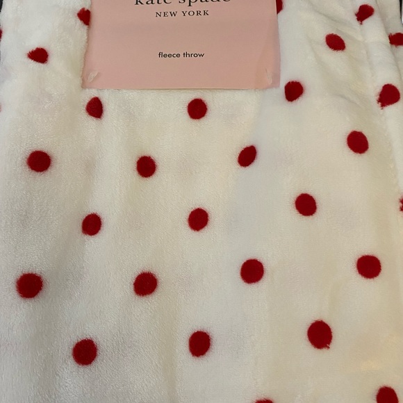 kate spade | Bedding | Kate Spade New York Fleece Throw White With Red ...